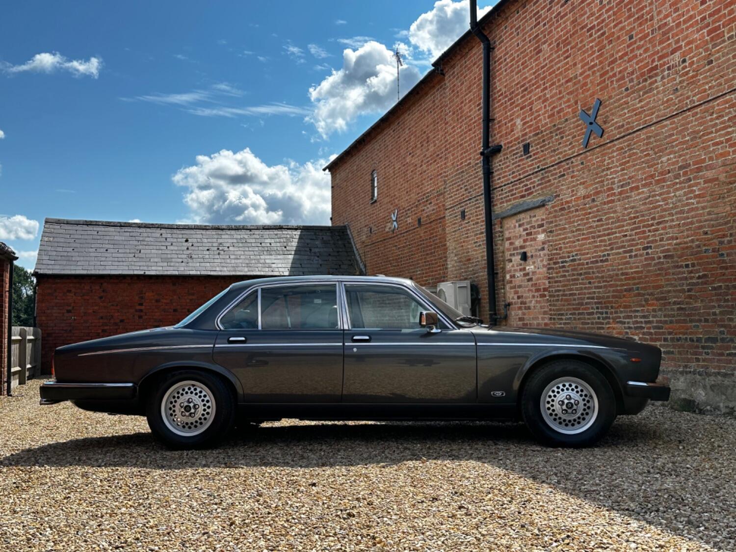 SOLD - Used DAIMLER DOUBLE SIX 1989 Grey in Winwick, Northamptonshire ...