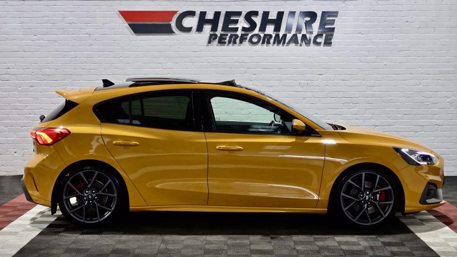 Used FORD FOCUS 2020 Orange for sale - £20990 in Audenshaw, Manchester ...