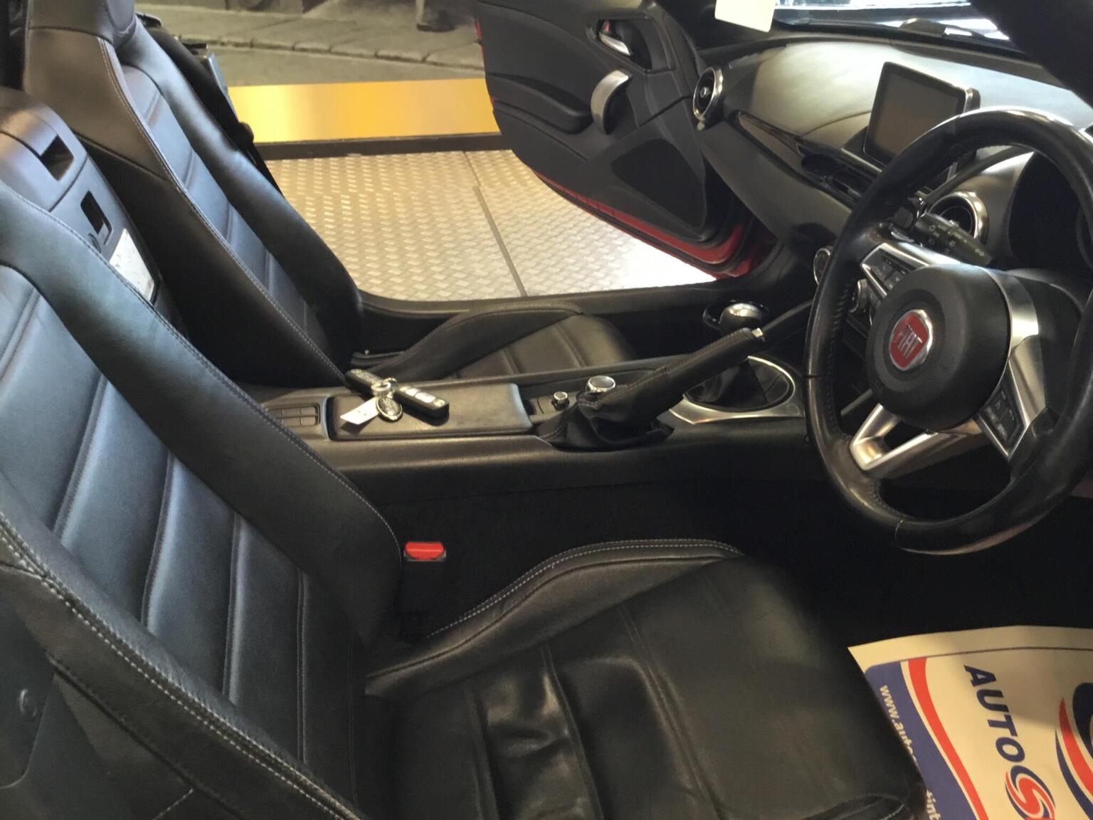 Used FIAT 124 SPIDER 2016 Red for sale - £10695 in Launceston, Cornwall ...