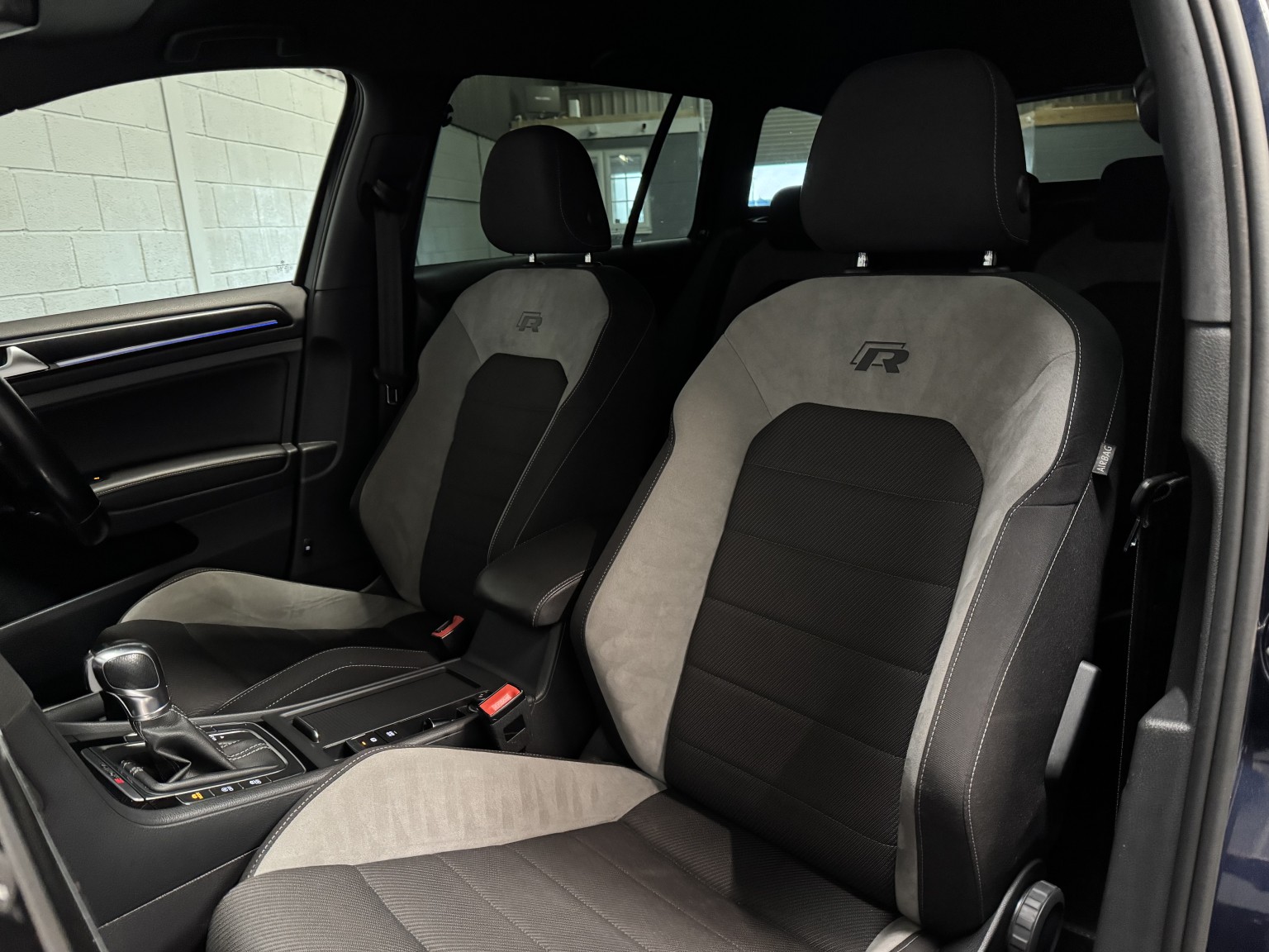 Used VOLKSWAGEN GOLF 2016 Blue for sale - £17999 in Stroud ...